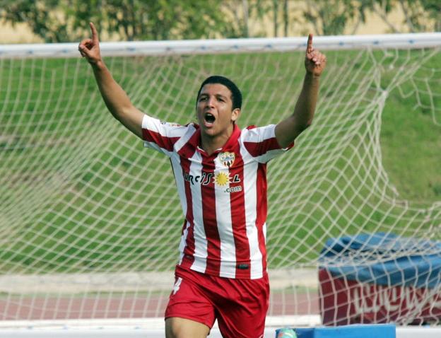 Hicham debe «ponerse las pilas» en la UDA o buscar un nuevo destino | Ideal