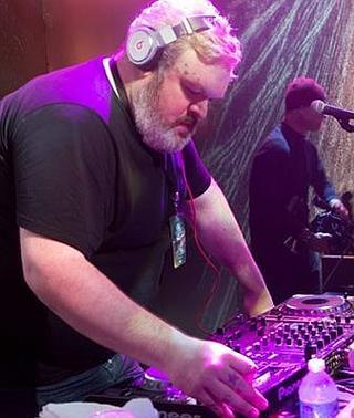 La vida del actor de 'Hodor' que no conocías: es DJ de éxito | Ideal